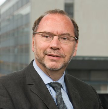 Le médecin belge Peter Piot récompensé dimanche par l'OMS - MediQuality