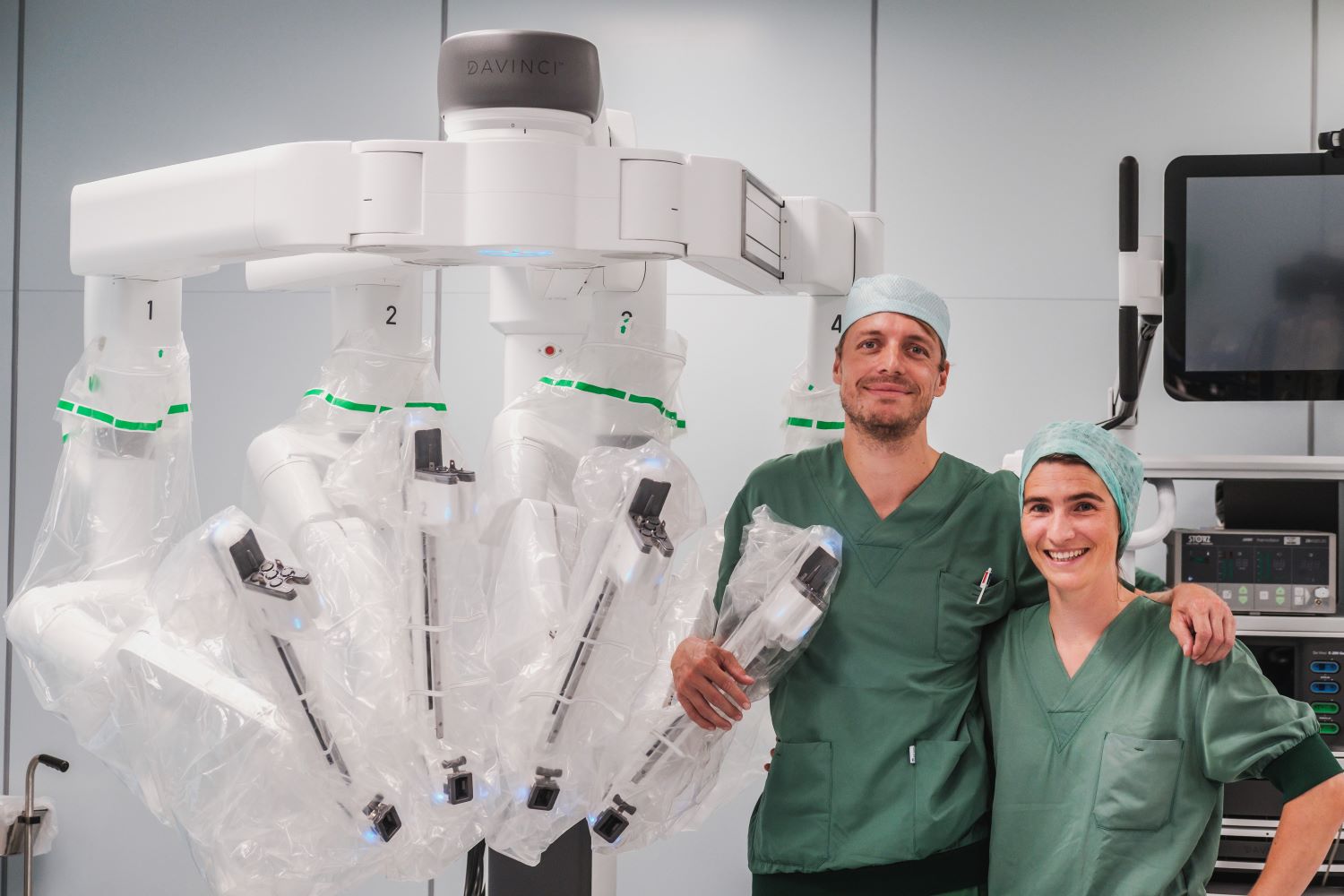 Een nieuwe chirurgische robot met vier armen in het ZAS - MediQuality