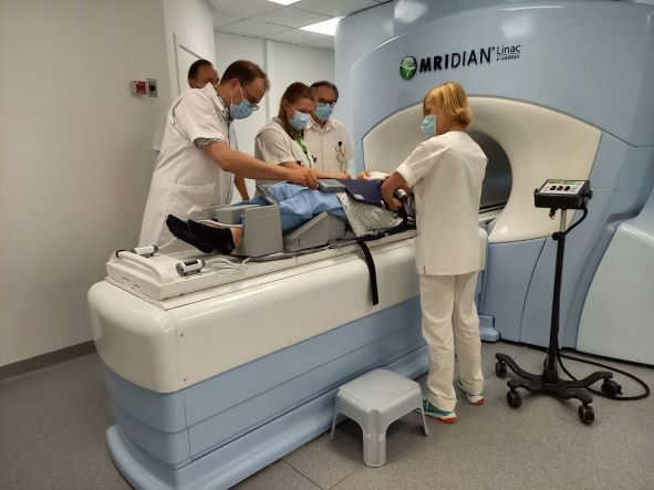 Radiothérapie guidée par IRM: bons résultats pour les cancers de la ...